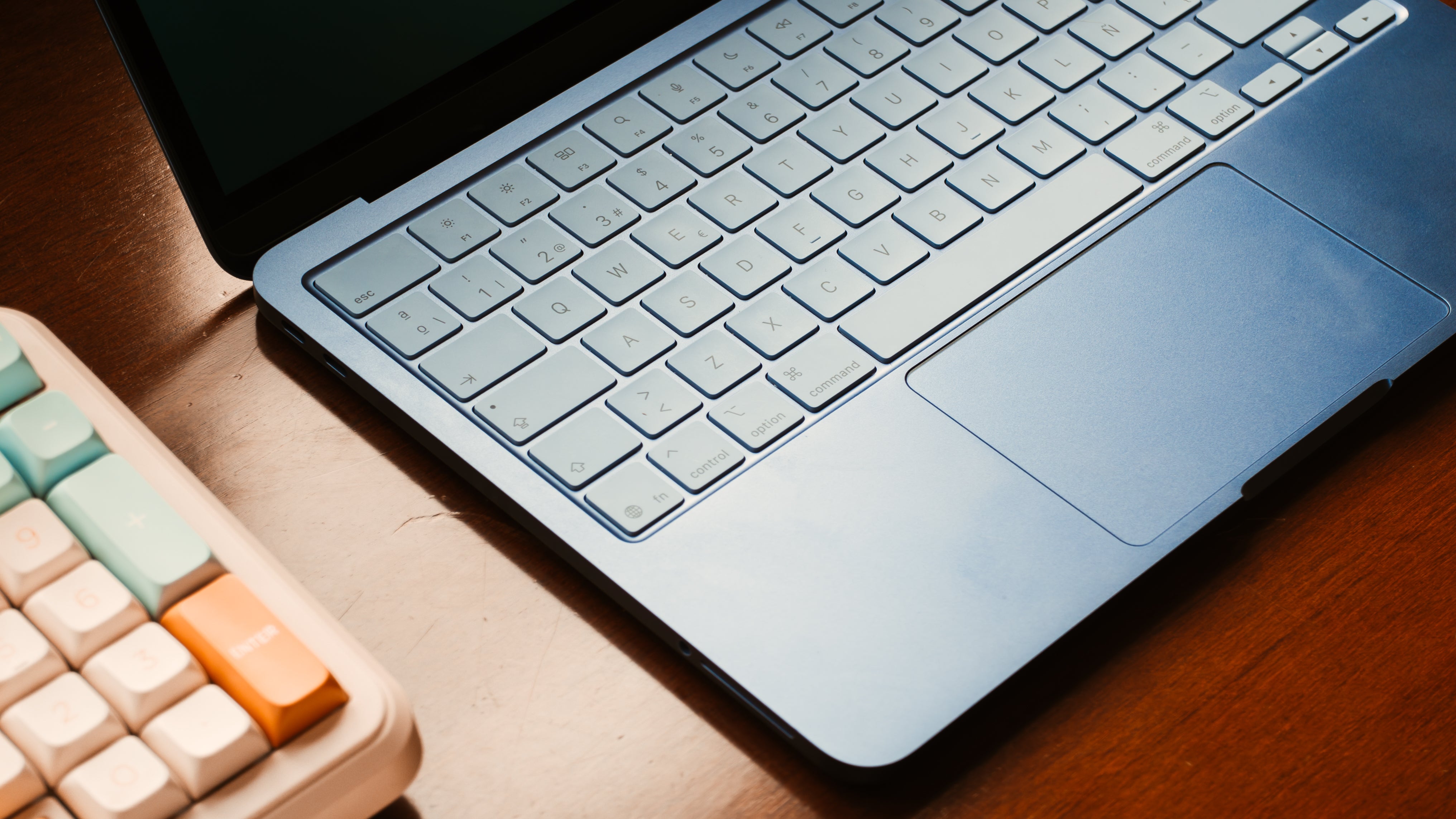 He probado el MacBook Neo: Apple ha construido el portátil que tú (y la ...