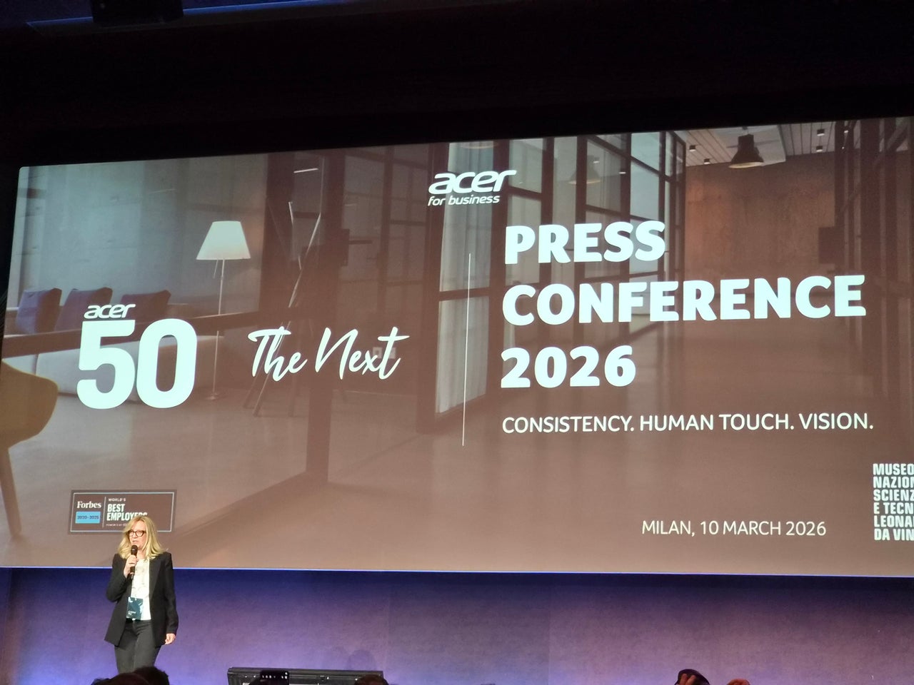 Acer presenta los nuevos TravelMate con IA integrada, los portátiles ...