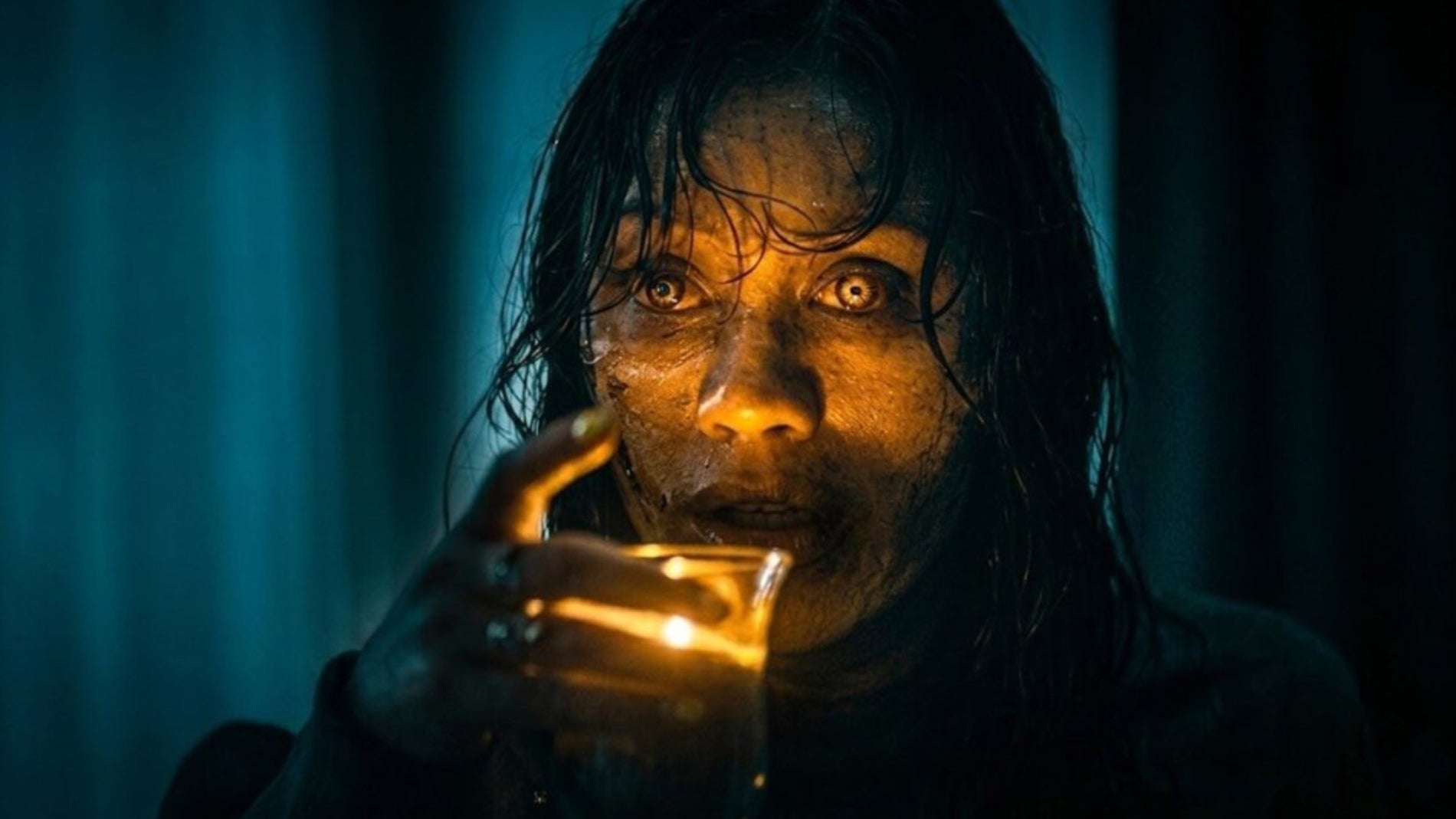 El nuevo tráiler oficial de 'Posesión Infernal: En Llamas' llega para ...