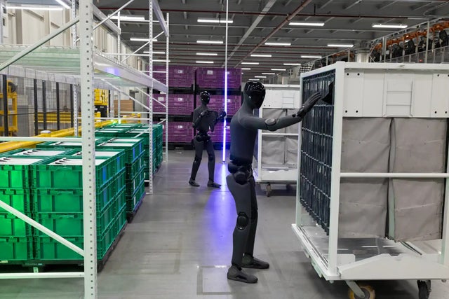 BMW mete la IA física en sus fábricas: estrena los nuevos robots ...