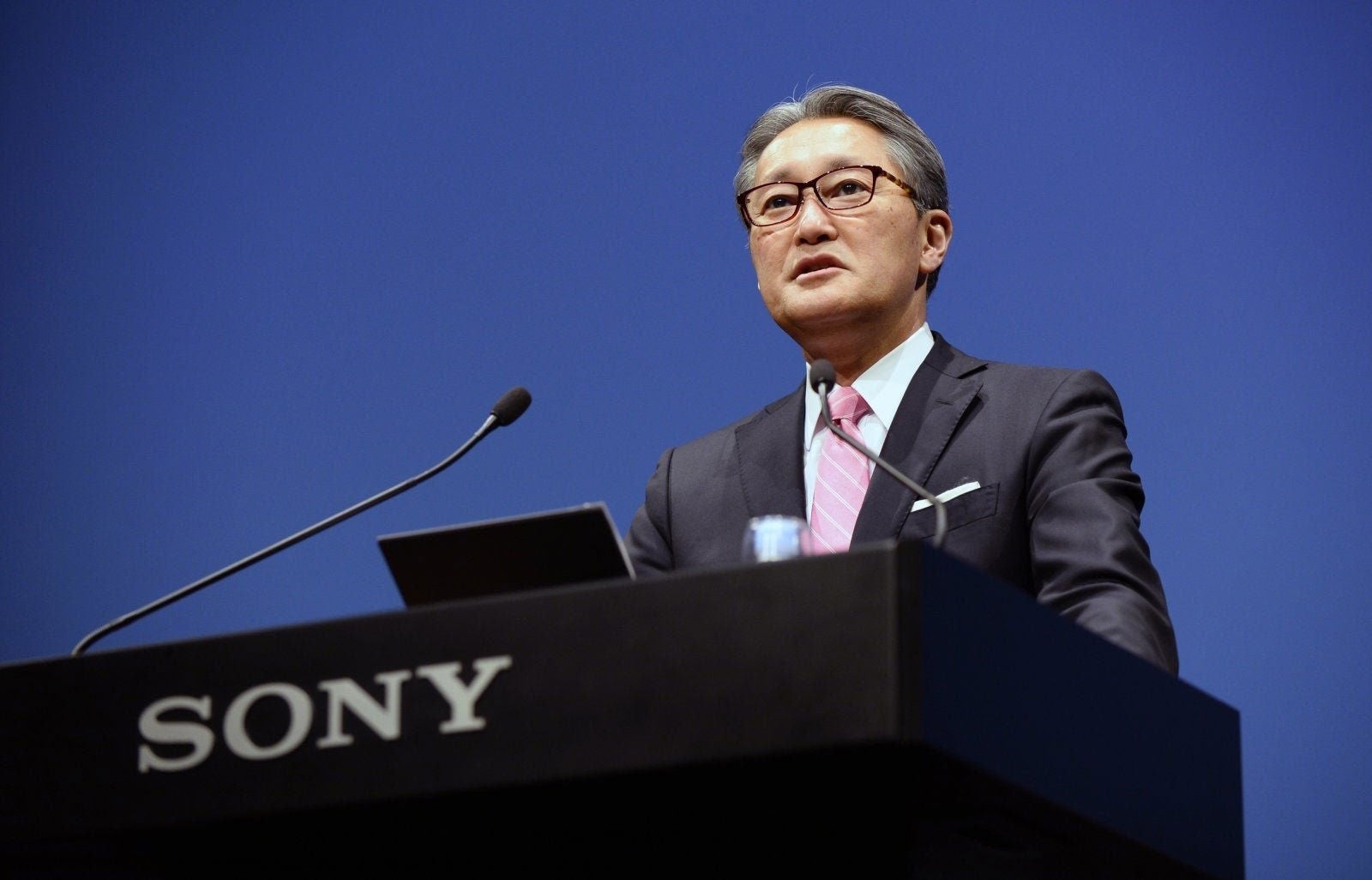El CEO de Sony anuncia su retirada al mismo tiempo que la compañía ...