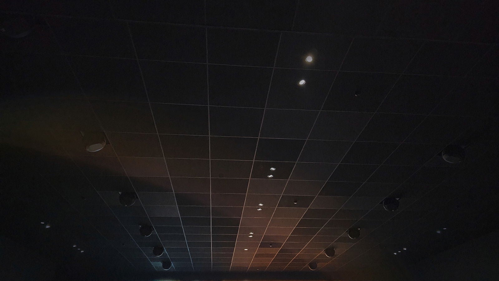 He asistido a una sala iSense de Cinesa LUXE para ver cine de acción, y ...