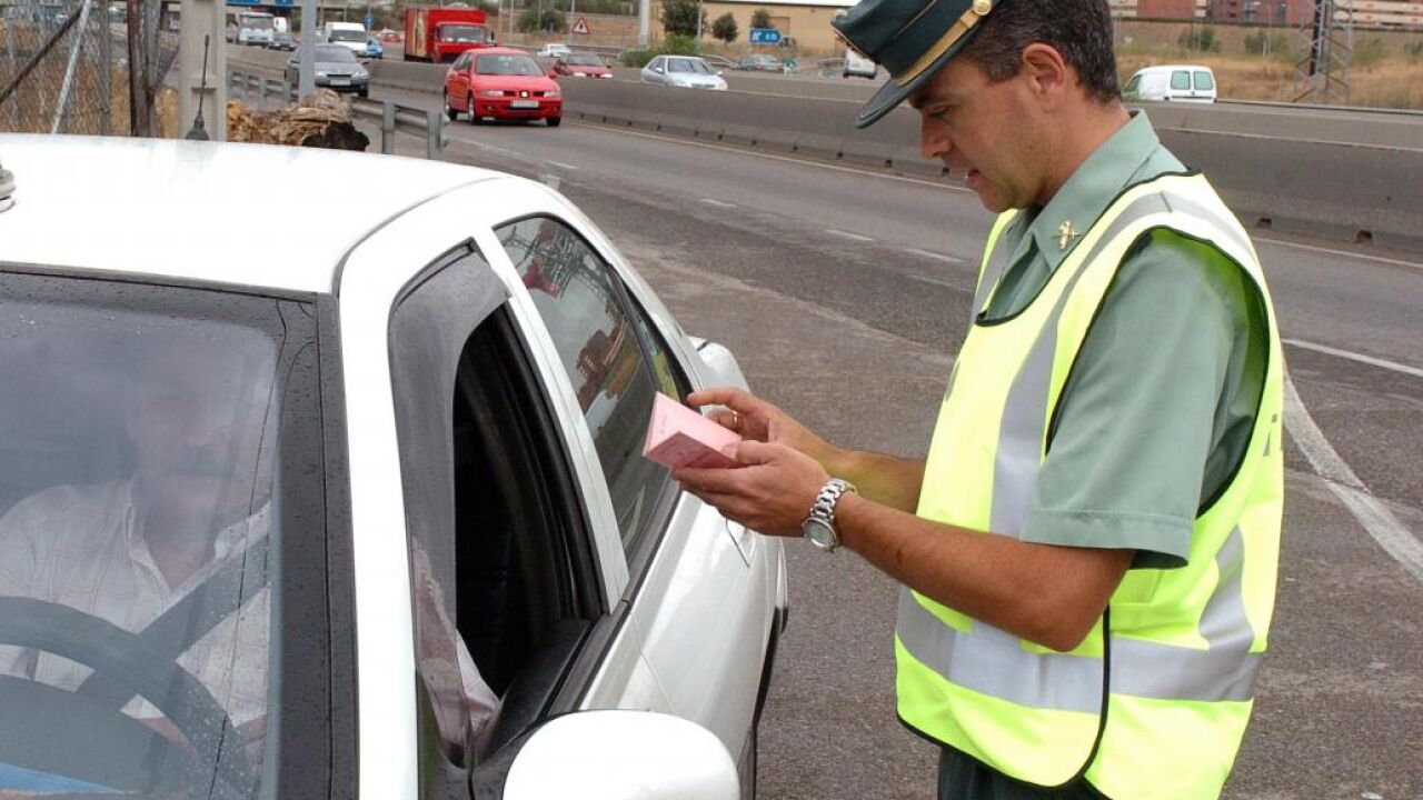 Esta es la multa más absurda y simple que te puede poner la DGT