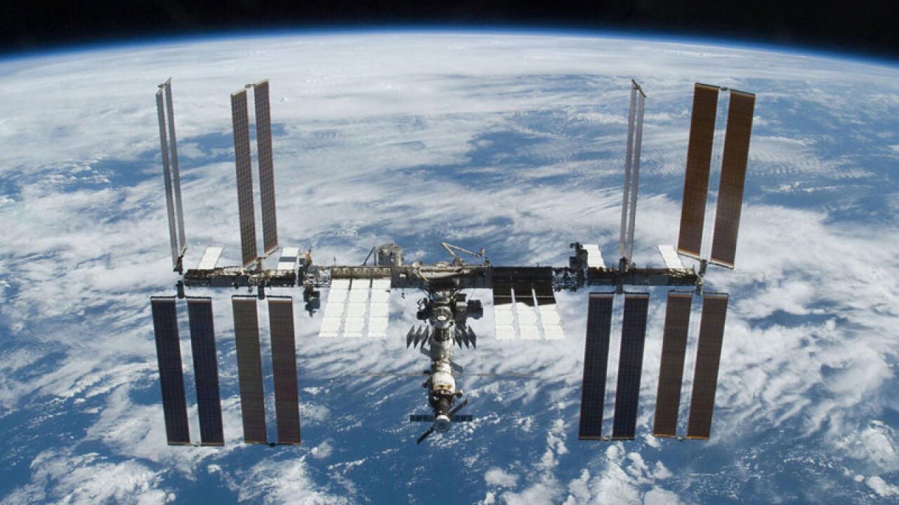 La NASA publica el primer tour en español por la Estación Espacial ...