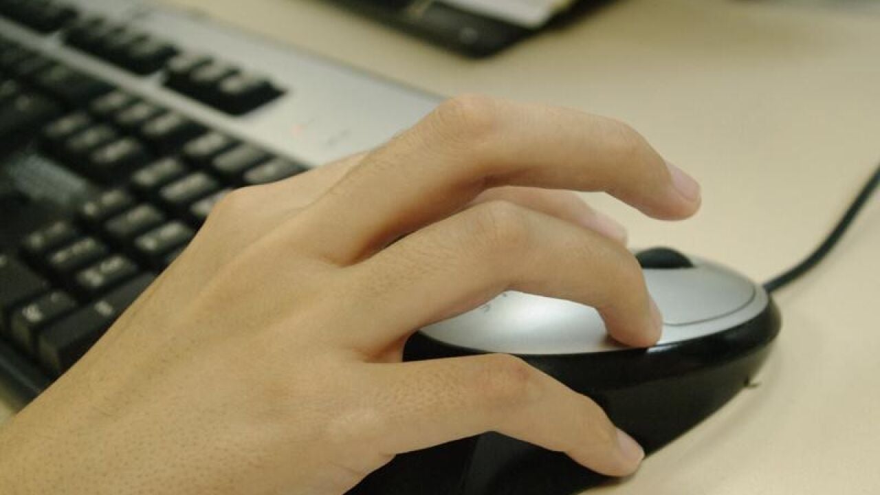 El síndrome que produce usar el ratón del ordenador