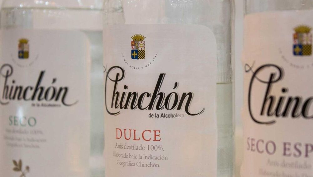 Las cuatro variedades del anís de Chinchón, la bebida madrileña que ...