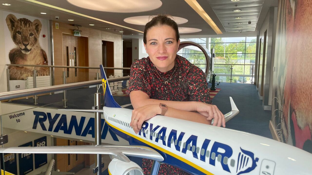 Elena Cabrera (Ryanair): "Ya es muy complicado lo de volver a volar por ...