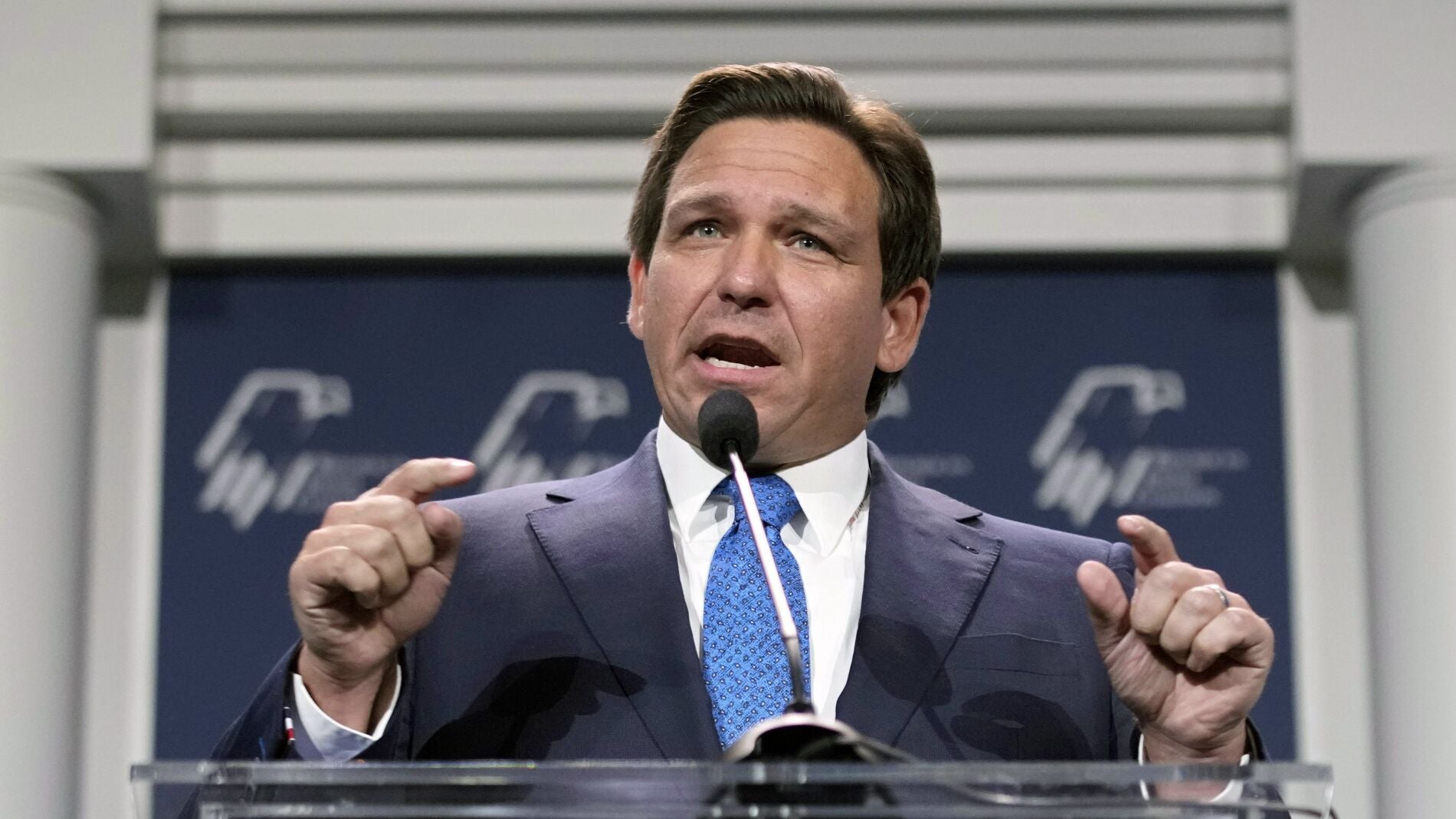 DeSantis califica de "circo fabricado" la posible imputación de Trump ...