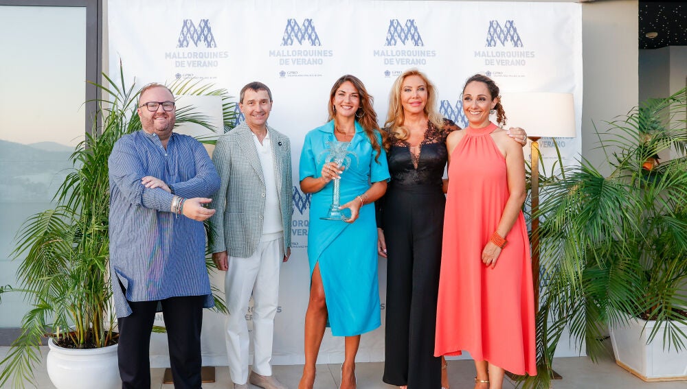 Lorena Bernal, ex Miss España, recoge el premio Mallorquines de Verano