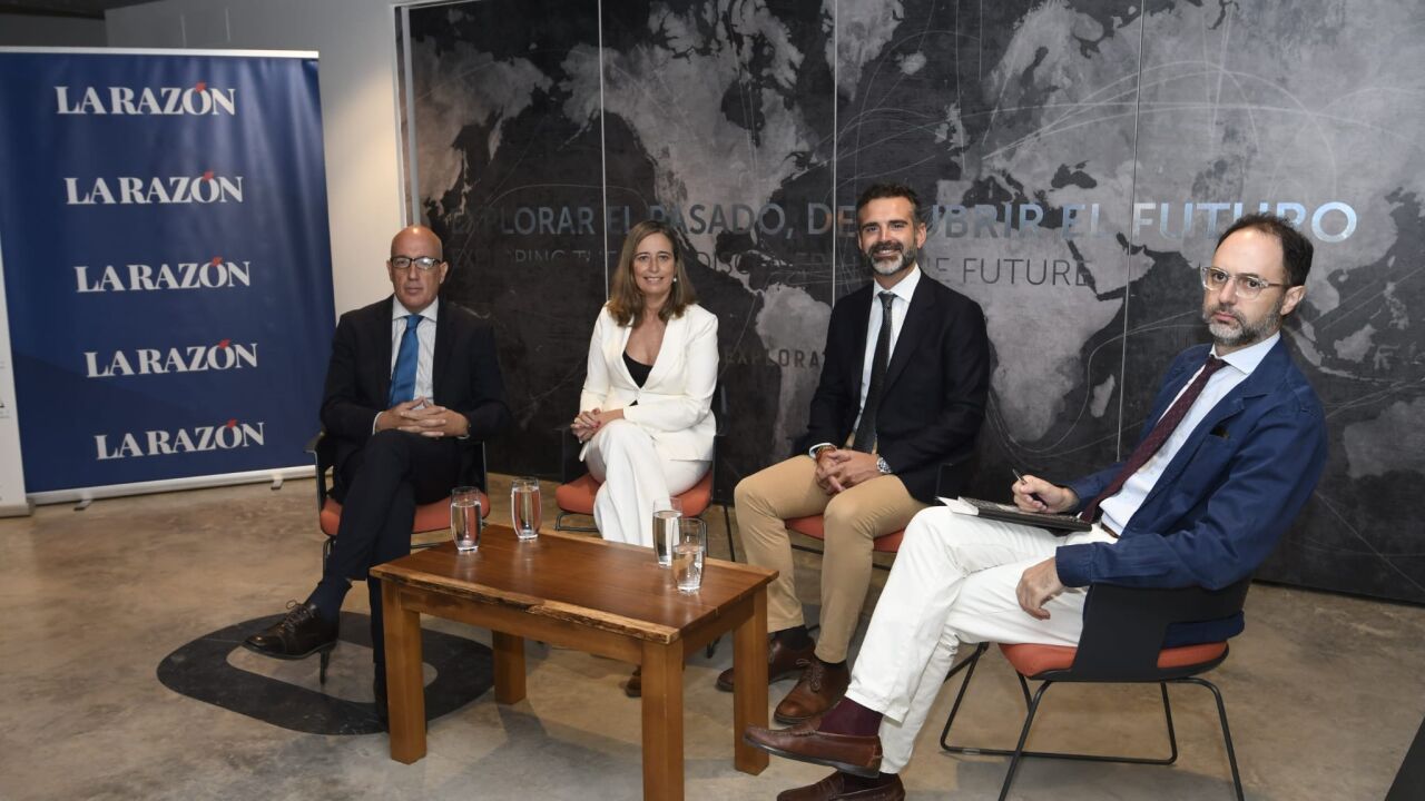 Fernández-Pacheco ve en el mar una "garantía de futuro" para Andalucía