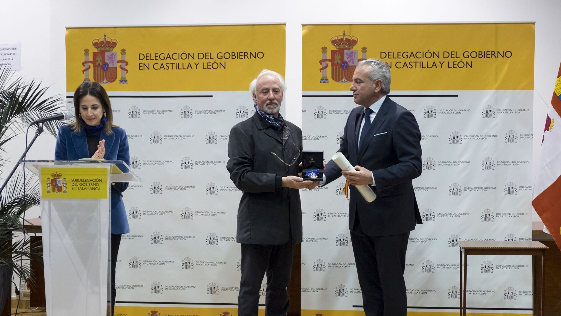 Reconocimiento a la entrega y vocación de servicio de Encarnación Pérez