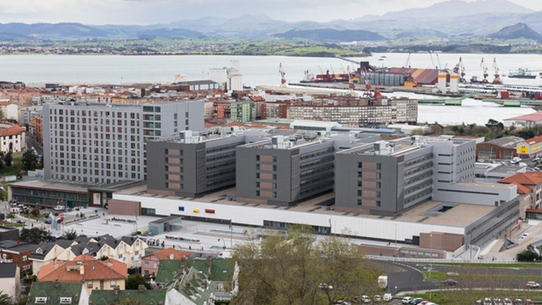 Un Coche Atropella A Una Niña De Cuatro Años Cuando Cruzaba Fuera Del