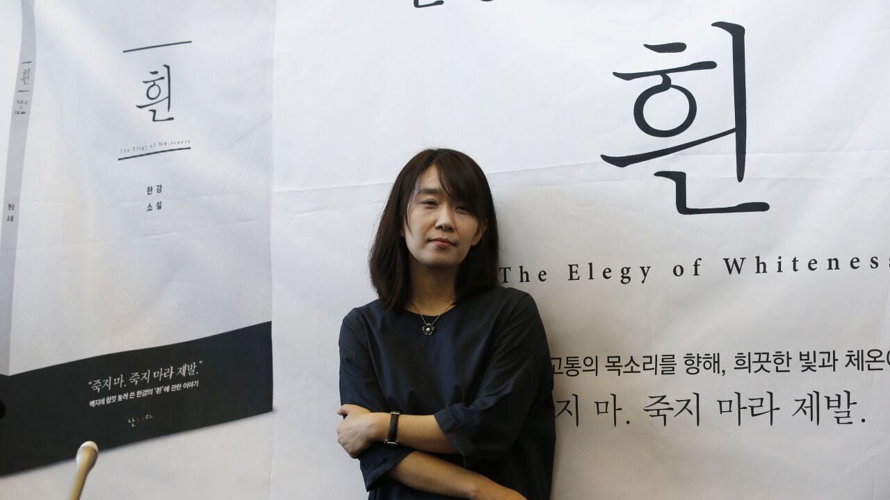 El nuevo libro de la Nobel de Literatura Han Kang arrasa en Corea del Sur