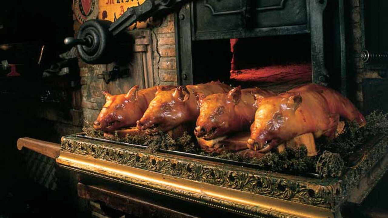 Estos son los mejores restaurantes de España para degustar el cochinillo