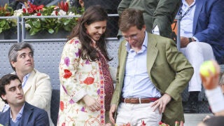 Teresa Urquijo presume de barriga muy premamá con su estilismo más ...