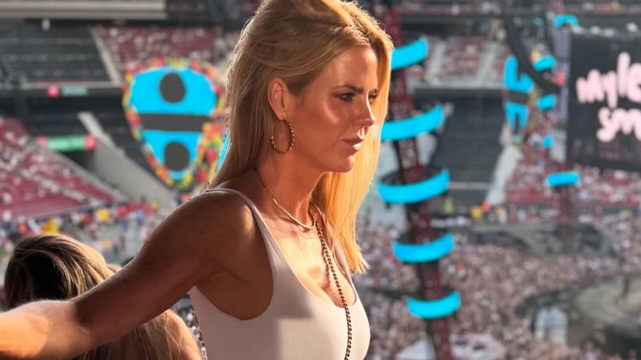 Amelia Bono nos ha chivado de donde son sus vaqueros maxi campana más ...