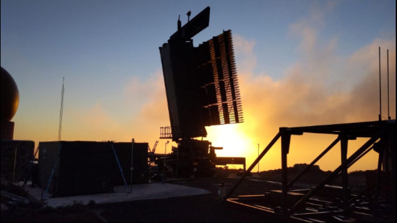 España refuerza la defensa aérea de Canarias con un nuevo radar Lanza ...