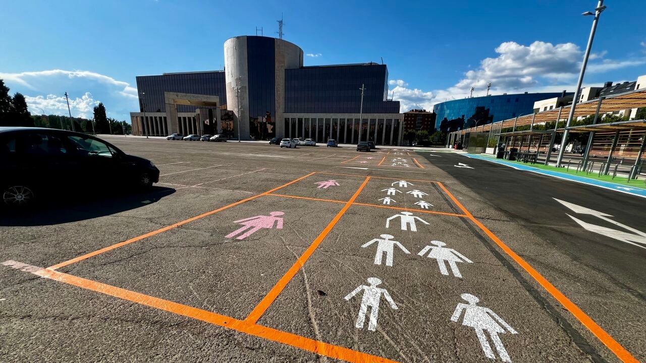 Polémica en León a cuenta de los pictogramas para señalar plazas de ...