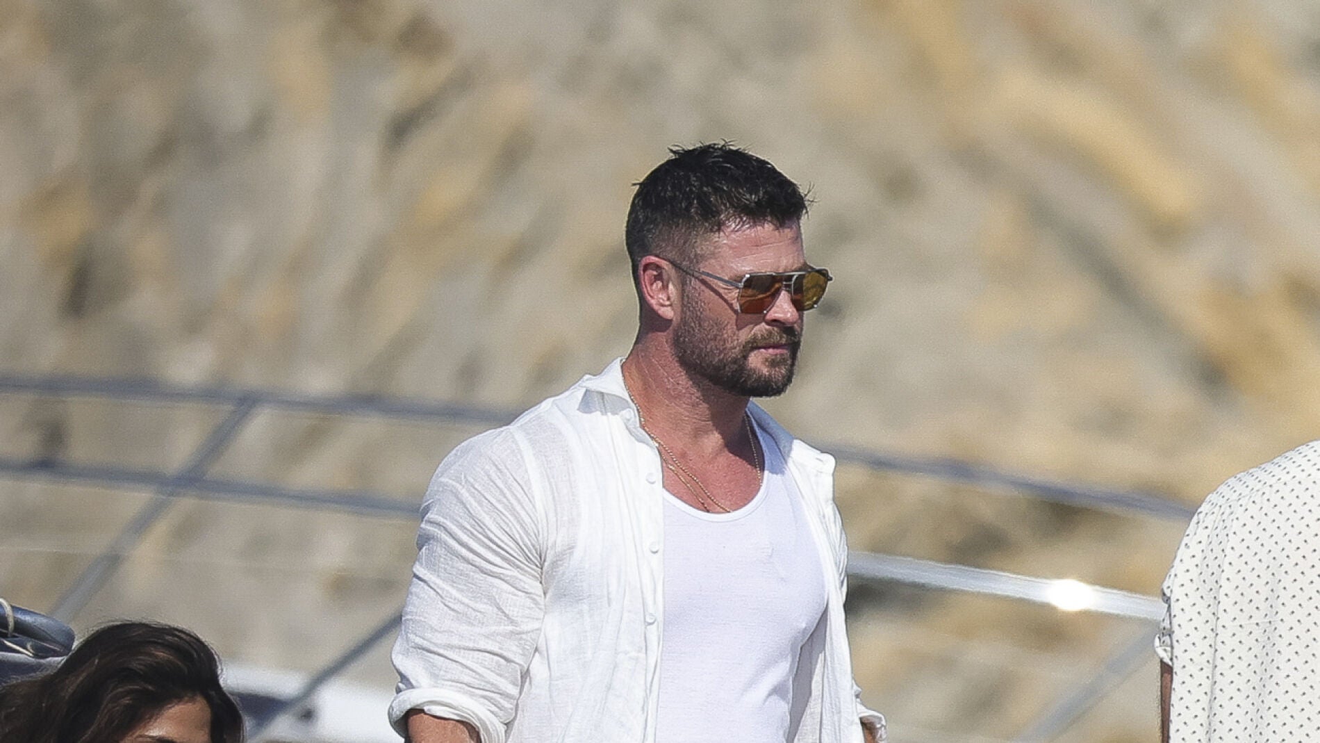 Chris Hemsworth celebra su cumpleaños en Ibiza con un montón de famosos pero sin Elsa Pataky ...