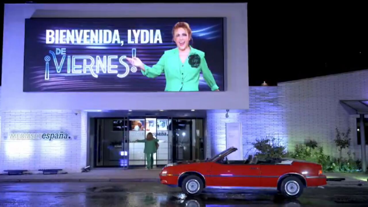 Telecinco hace oficial el fichaje de Lydia Lozano, que deja fuera de ...