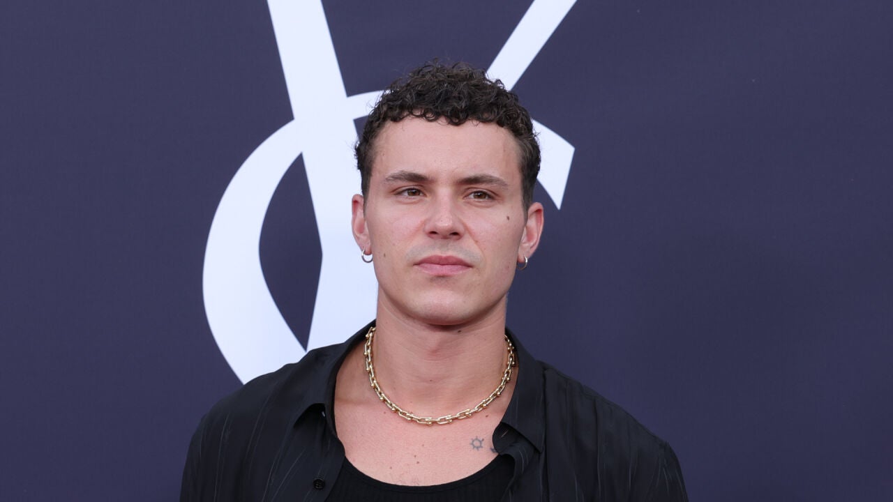 El lado más personal de Arón Piper: su faceta artística, su idilio con ...