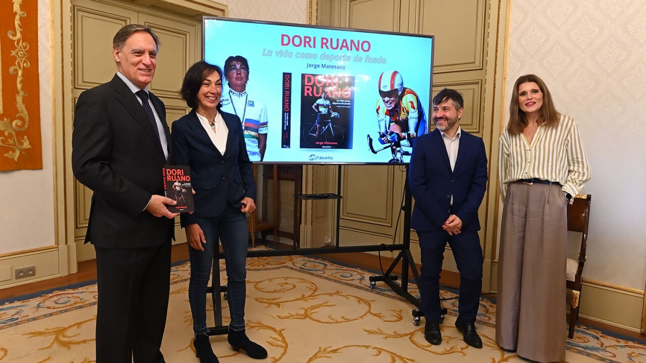 García Carbayo destaca en la presentación del libro biográfico de Dori ...