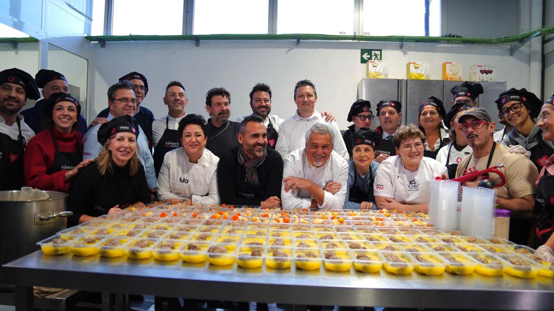 Cocineros con Estrella Michelín o Soles Repsol cocinan en Navidad para ...