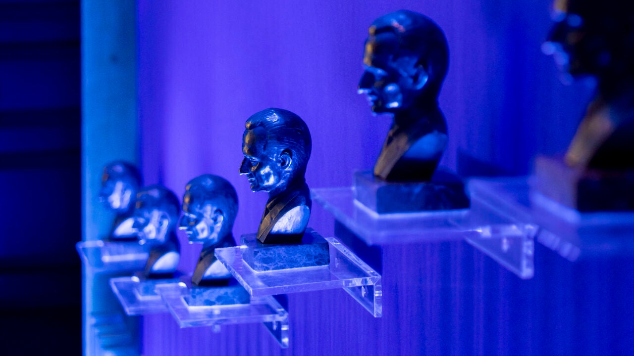 Las Fuerzas Armadas, Puy du Fou, Tomás Páramo y María G. de Jaime entre ...