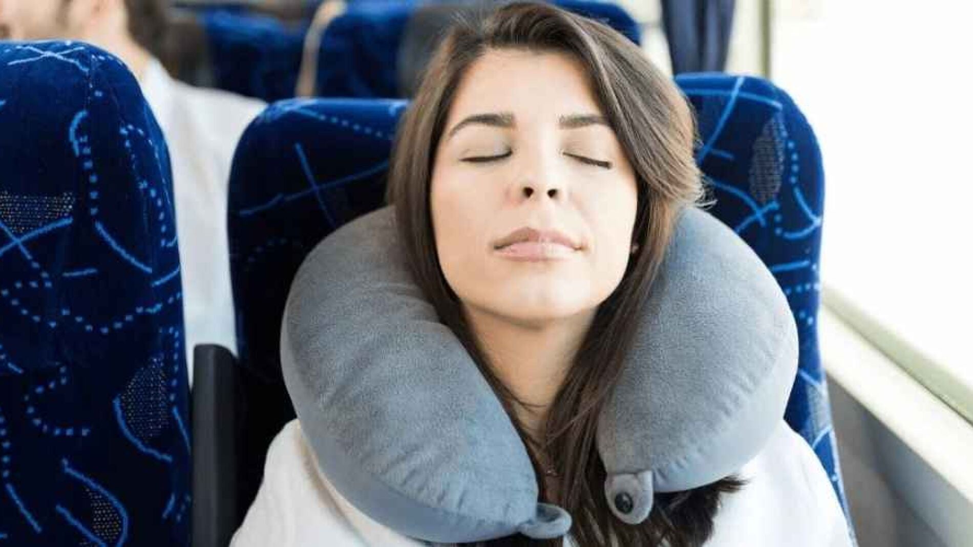 Cómo los cojines de espuma con memoria para el cuello pueden evitar el ...