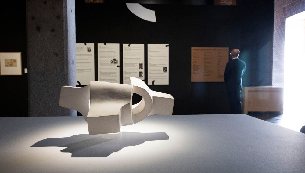 Eduardo Chillida, sueños, escultura y dibujos con mucha mano izquierda