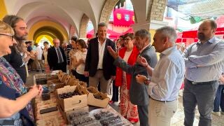 El Consell apoya la cereza castellonense como "un emblema" para el ...