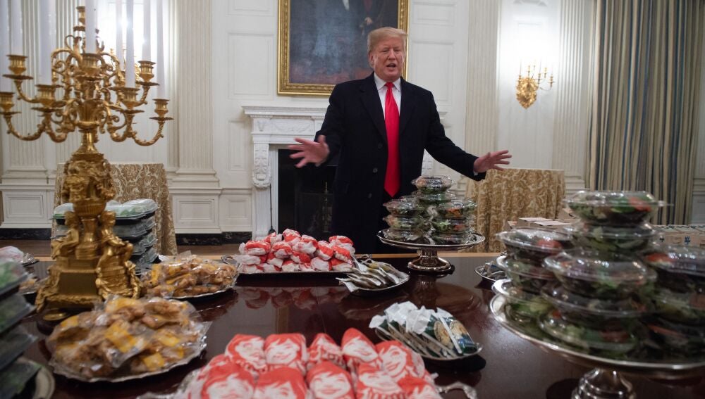 Trump, 80 años: el hombre que desafía el tiempo con hamburguesas, Coca ...