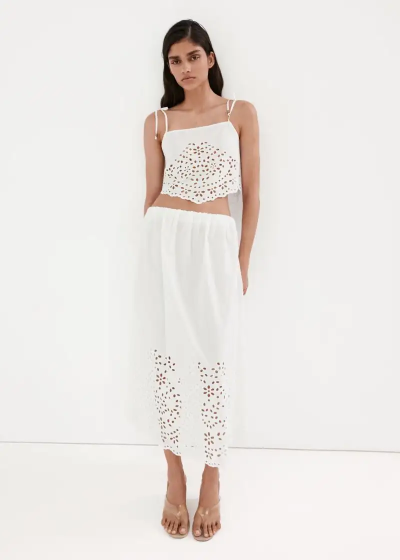7 diseños bordados de Zara, Mango y Massimo Dutti que estilizan y ...