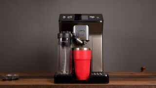 El Prime Day baja 450 euros la De'Longhi Eletta Explore, la ...