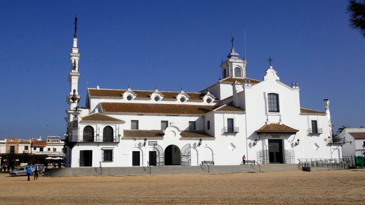 Las casas más grandes de Andalucía están en Almonte, Los Corrales y ...