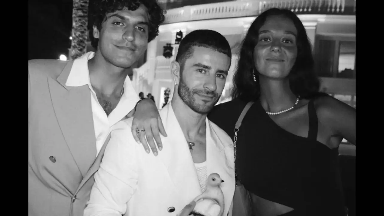El vestidazo 'cut out' asimétrico que Victoria Federica ha combinado ...
