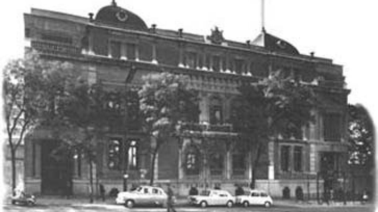 El instituto de Madrid que fue palacio y temible checa