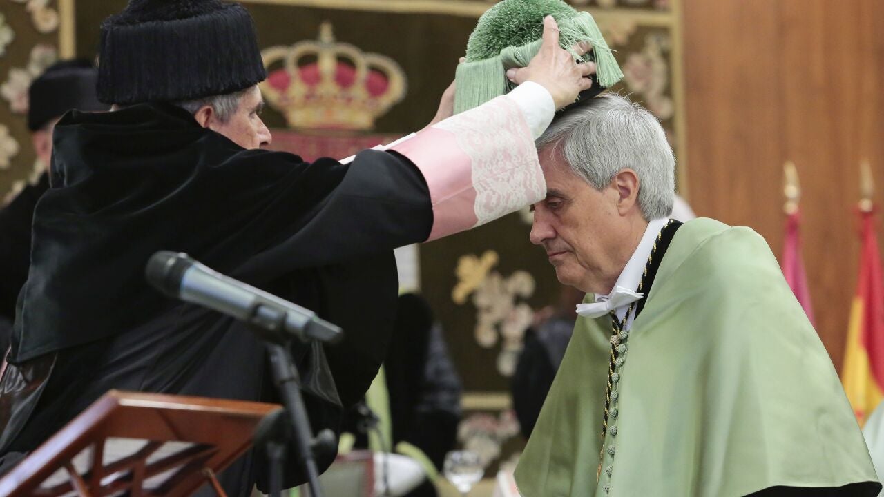 Juan José Badiola, Doctor Honoris Causa por la Universidad de León