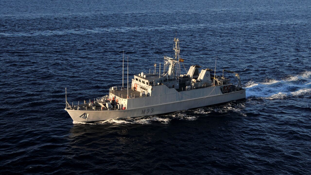 Dos buques de la Armada vigilan los barcos rusos en el Mediterráneo con ...