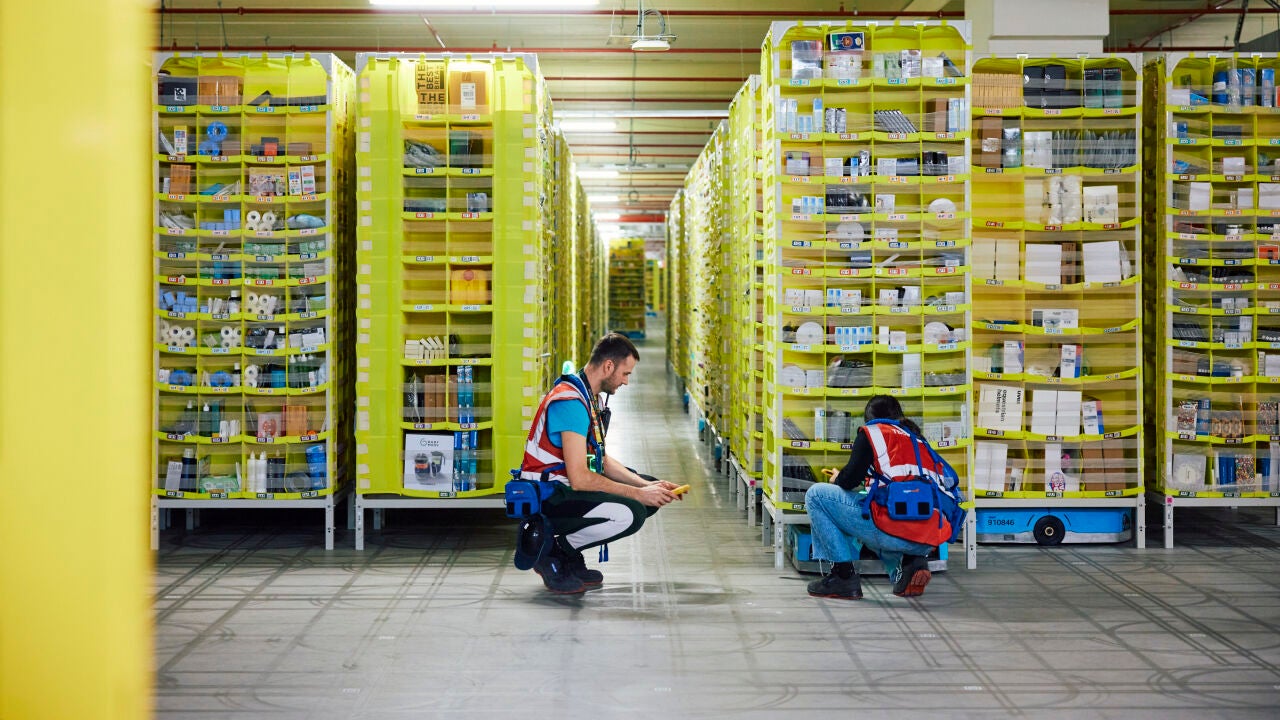 Así inventa Amazon los robots que cambian la logística y el empaquetado