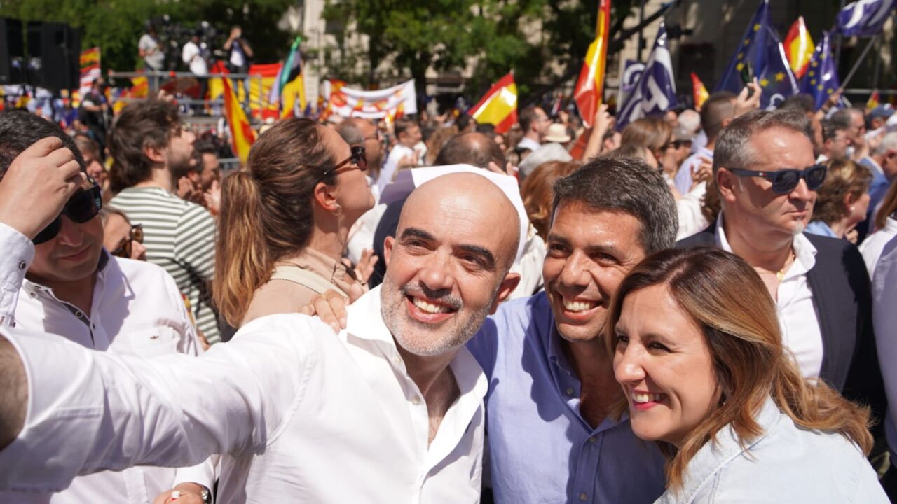Mazón en la multitudinaria manifestación de Madrid: "Ya está bien de ...