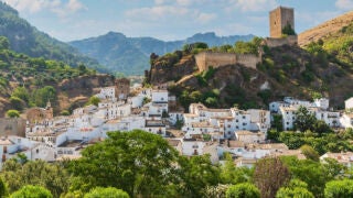 Ni Málaga ni Granada: el pueblo andaluz rodeado por el mayor parque ...
