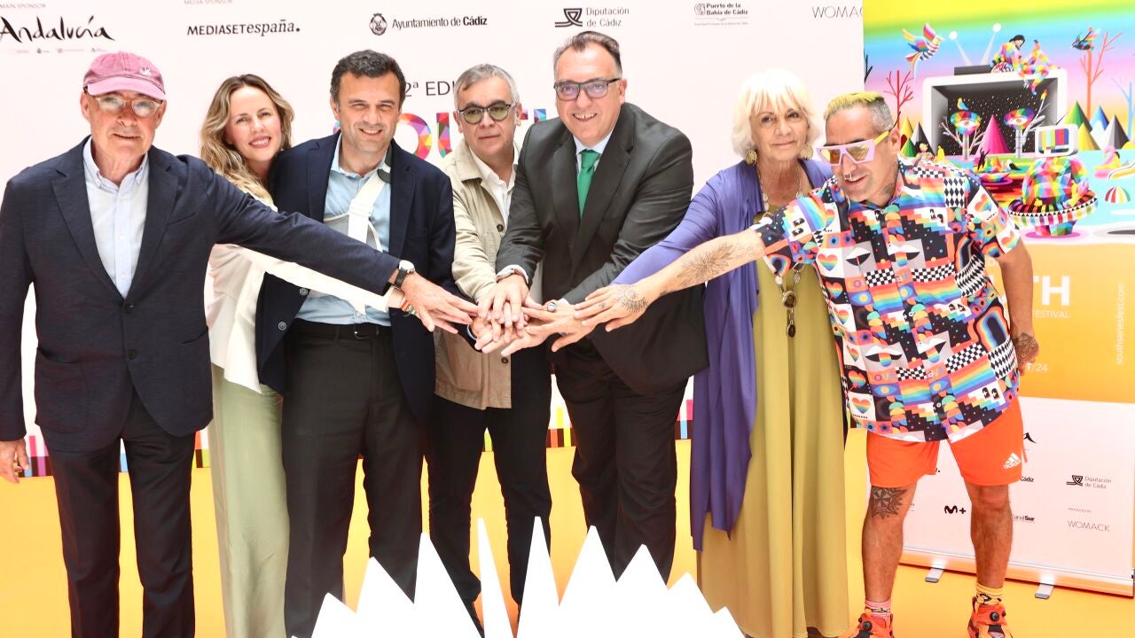 La Junta critica que "se atice" a la principal industria: "El turismo ...