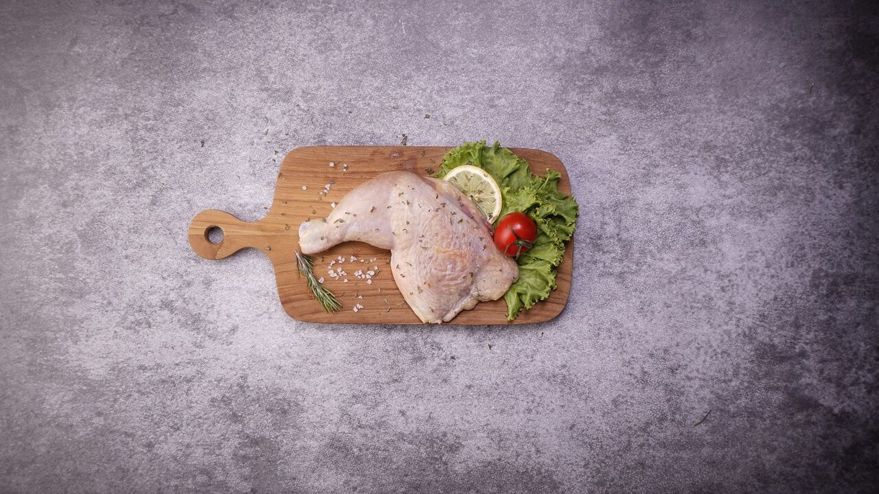 Desmintiendo el mito: ¿El color del pollo afecta a su calidad?