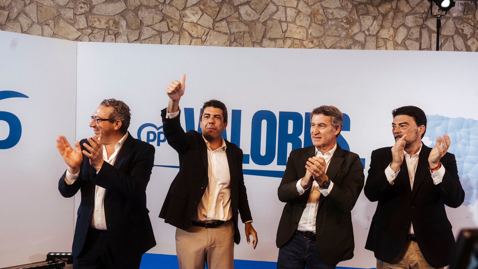 ¿Por qué Feijóo se ha hecho una foto con Mazón?