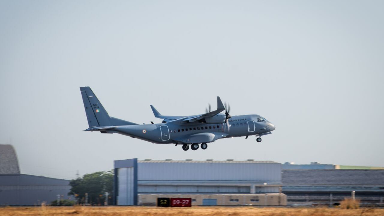 Airbus prueba con éxito el primero de los ocho nuevos C295 del Ejército ...