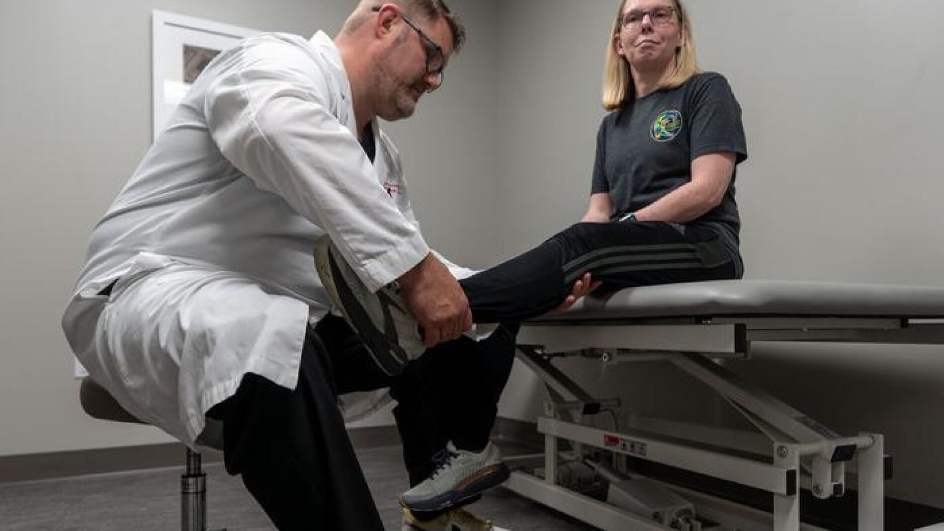 Matthew Beal, cirujano: "La gente no sabe que el dolor de rodilla es un ...