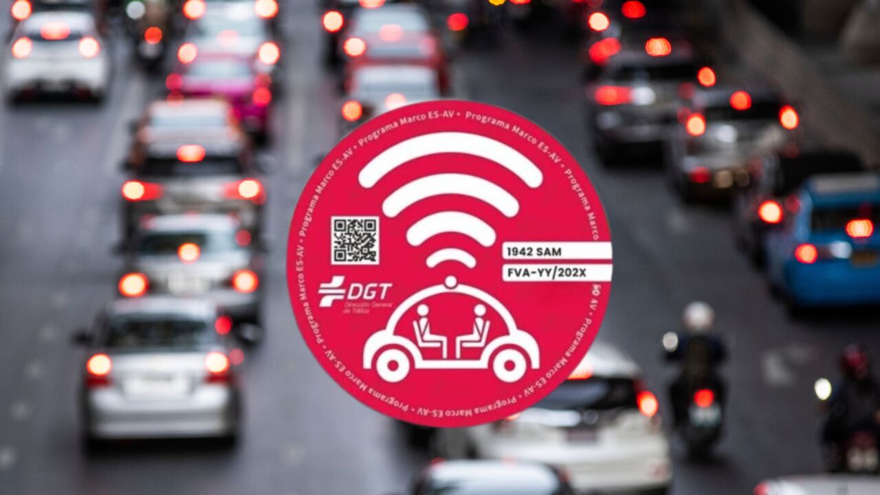 La nueva etiqueta roja de la DGT ya está aquí: qué significa y por qué ...