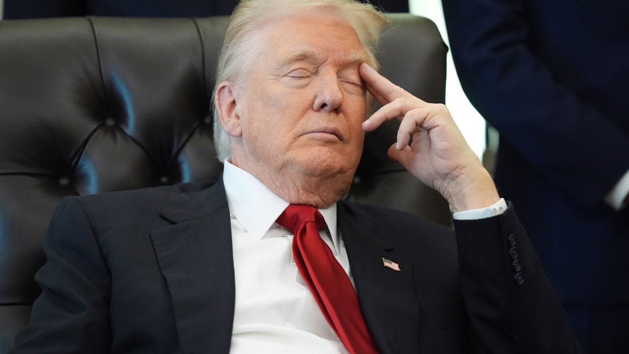 La estrategia de Donald Trump para no quedarse dormido en público