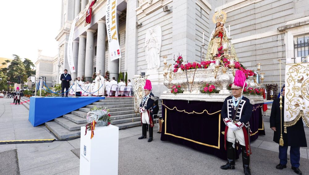 Las mejores imágenes del Día de la Almudena 2025: procesión, misa y ...
